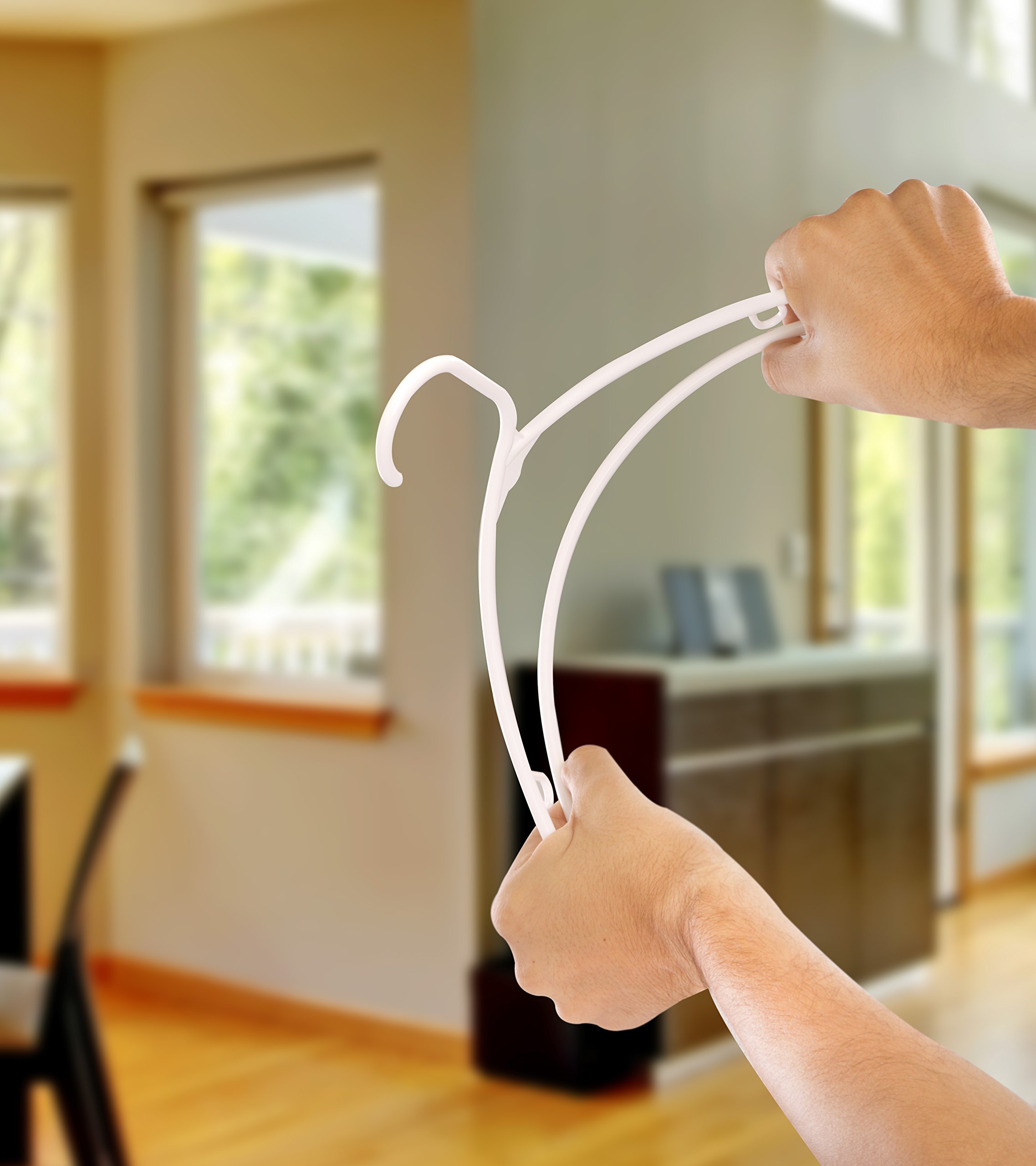 Utopia Home Plastic Hangers 30 Pack - Clothes Hanger with Hooks - Durable & Space Saving Coat Hanger - Heavy Duty White Hangers for Coats, Pants, Dress, Etc.