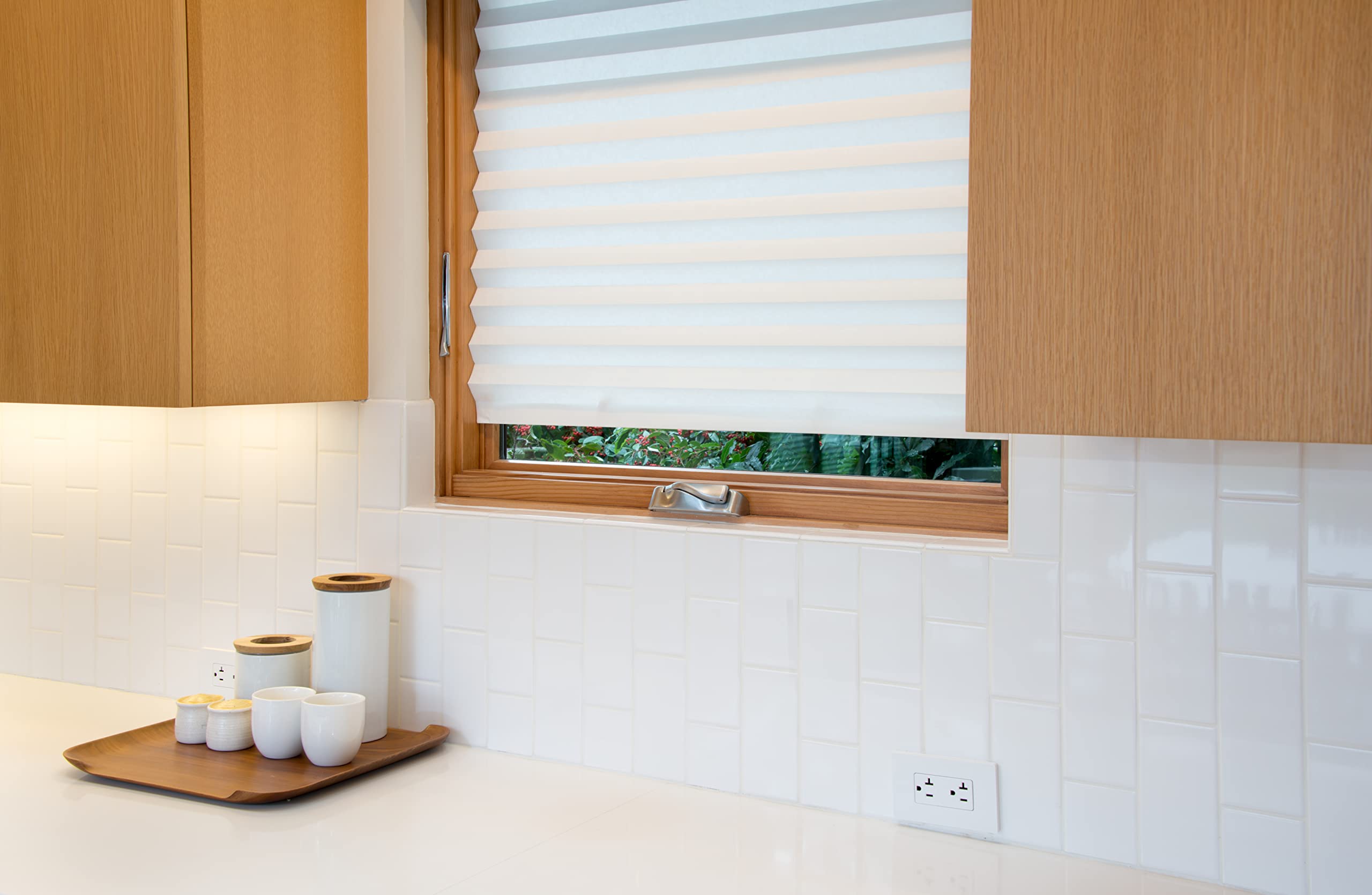 Redi Shade No Tools Original Light Filtering Pleated Paper Shade White, 36 in x 72 in, 6 Pack