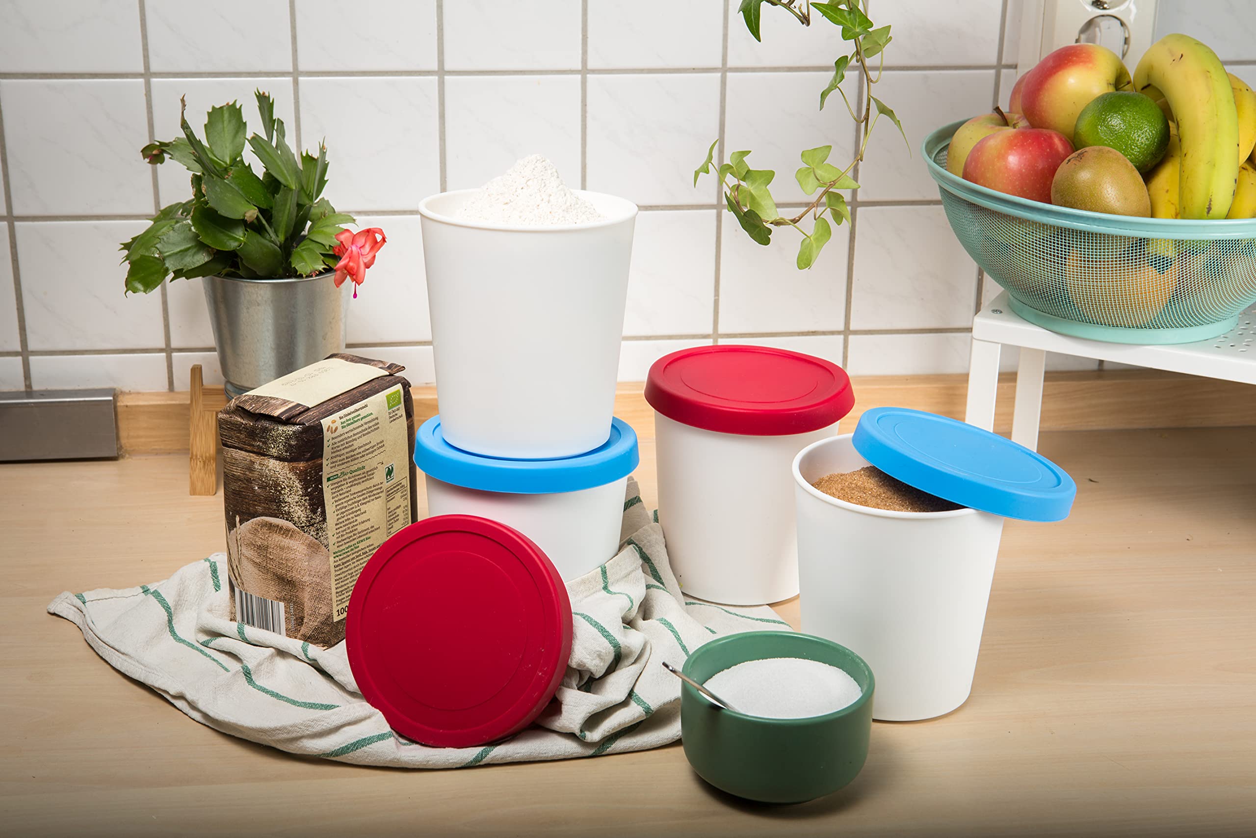 LIN Ice Cream Containers 4-Pack - 1Quart Reusable Round Storage Tubs for Homemade Ice Cream, Dessert, Gelato, Sorbet, 2 Red & 2 Blue Silicone Lids - Non-BPA Plastic Containers - Dishwasher-Safe - No Freezer Burn