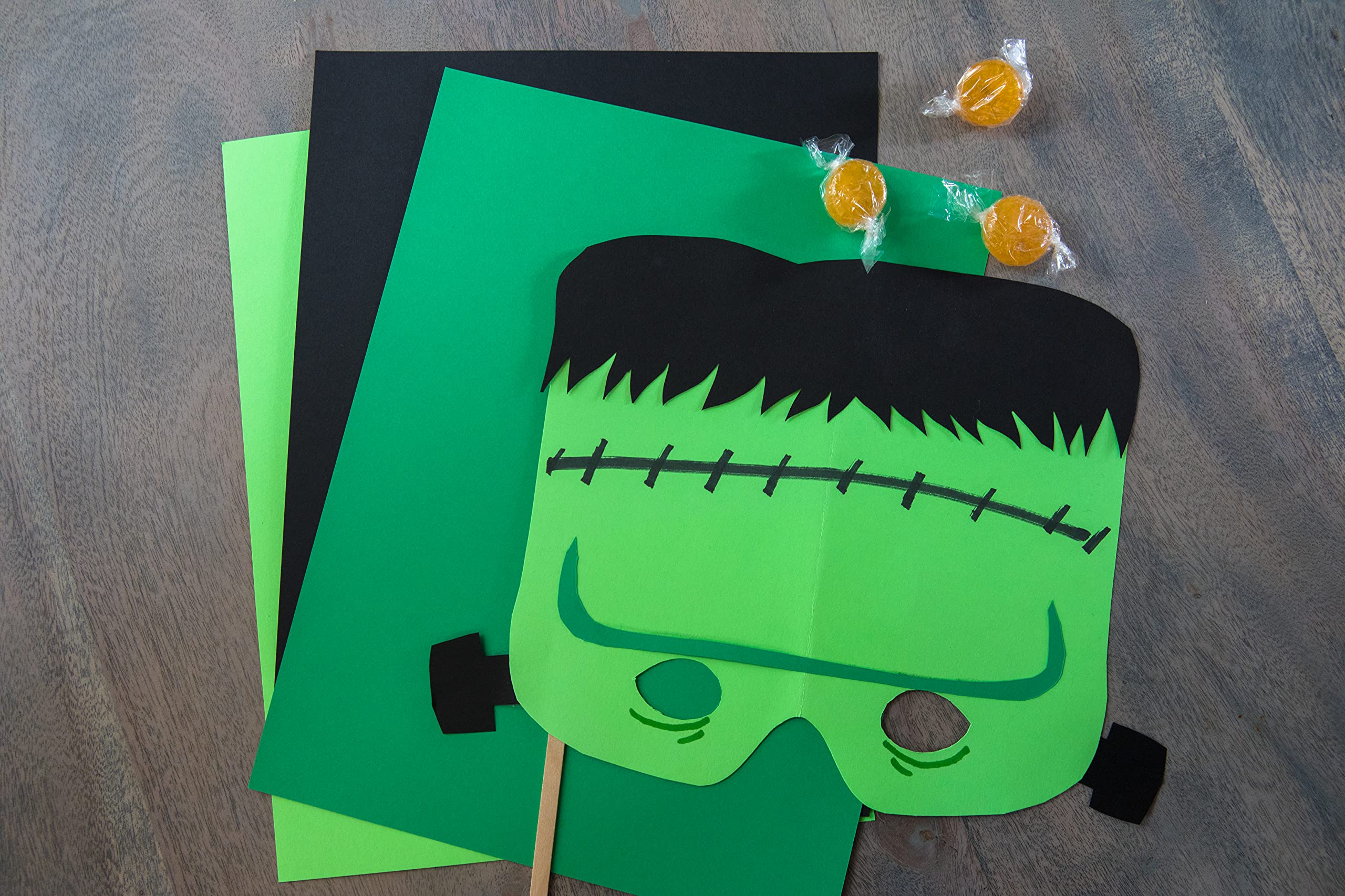 Astrobrights Mega Collection, Colored Cardstock, Ultra Green, 320 Sheets, 65 lb/176 gsm, 8.5" x 11" - MORE SHEETS! (91678)