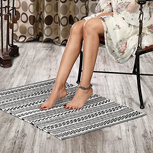 SAVON Hand Woven Cotton Flatweave Area Rug 3x2 Footmat Doormat Woven Black and White Geometric Boho