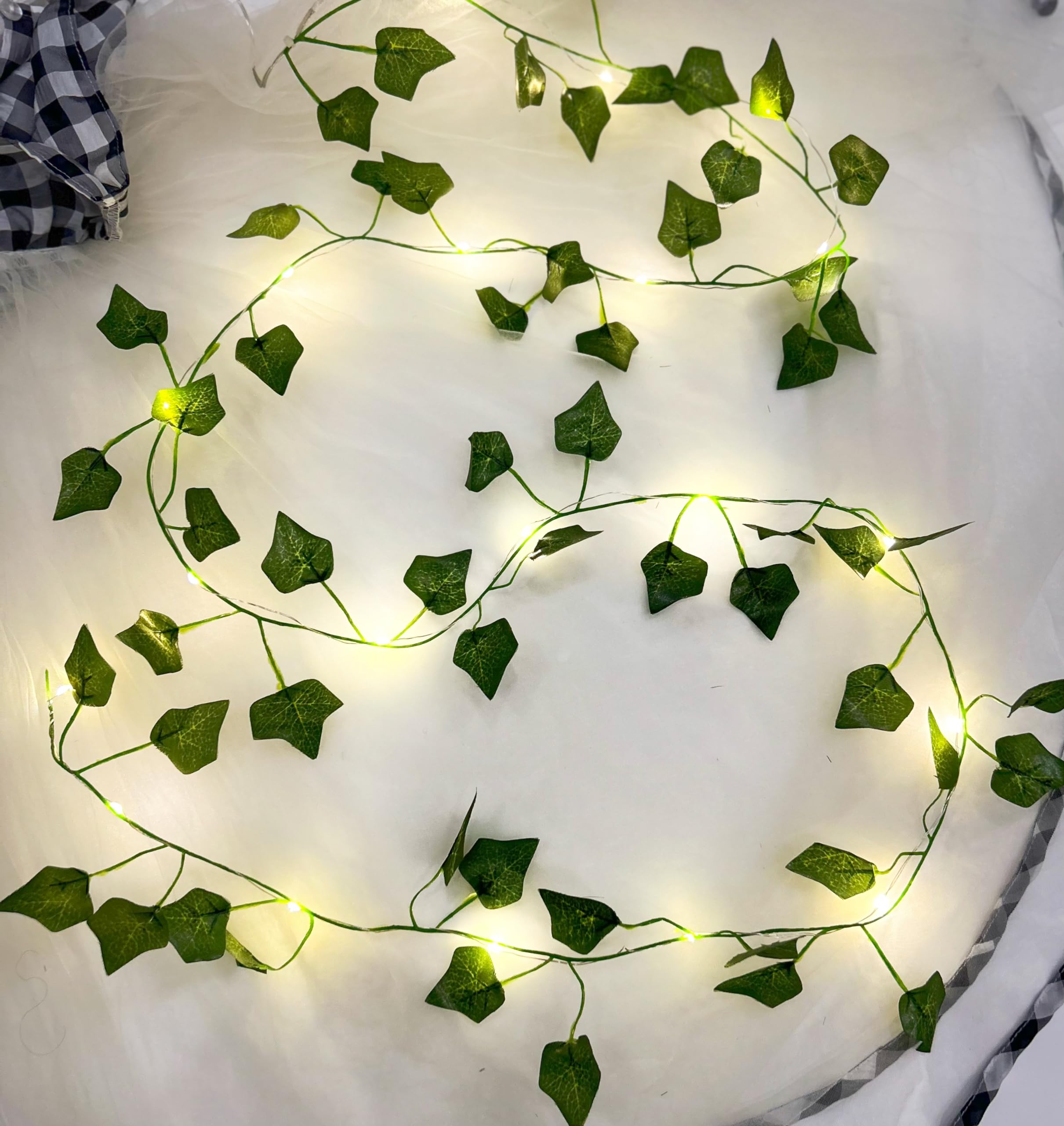 Hoolight Vine String Lights, [1 Pack] Ivy Decor String Lights, Maple Leaf Garland Wreath Hanging lamp with 20 LED, Fairy Night Lights for Home,6.5 FT, Battery Powered, Room, Bedroom, Wall Decoration