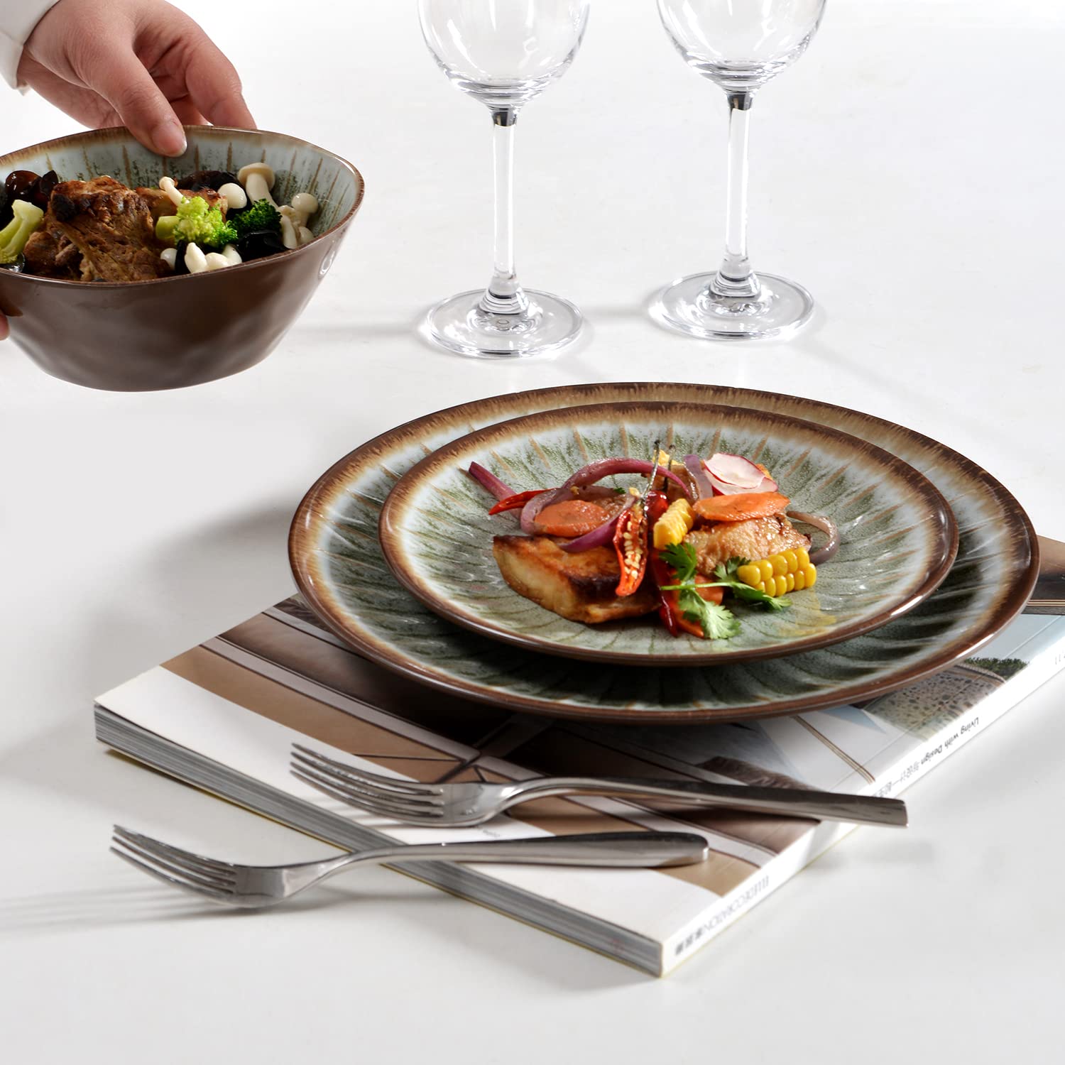 Gufaith Melamine Dinnerware Sets for 4,12 Pcs Party Plates and Bowls Sets,Outdoor Use Harvest Dinner Dishes Set,Great for RVs Camping,Lightweight Unbreakable,Dishwasher Safe,Sage Green