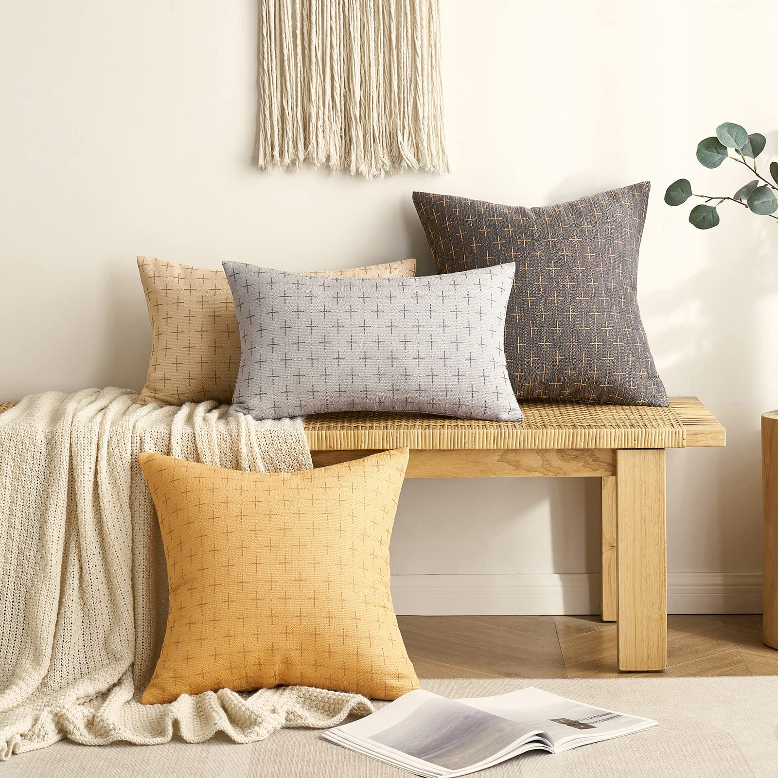 MIULEE Pack of 2 Decorative Burlap Linen Throw Pillow Covers Modern Farmhouse Pillowcase Rustic Woven Textured Cushion Cover for Sofa Couch Bed 18x18 Inch Light Coffee