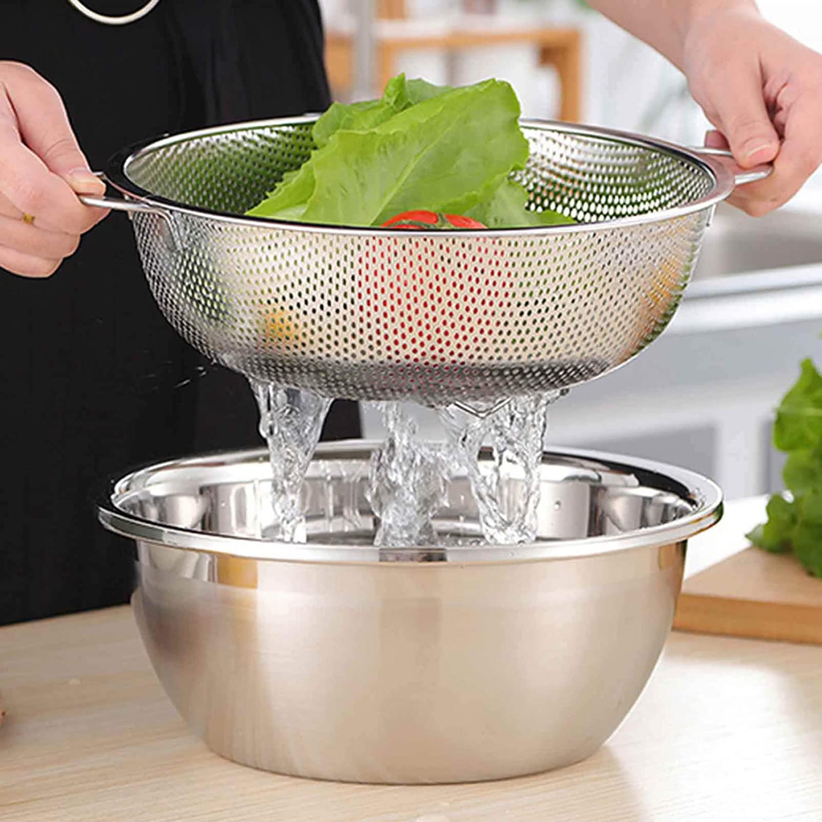 TeamFar Stainless Steel Colander, 5QT Micro-Perforated Metal Colander Food Strainer with Handles, for Draining Washing Rinsing Steaming, Non Toxic & Dishwasher Safe, Solid Construction & 3 Stable Feet