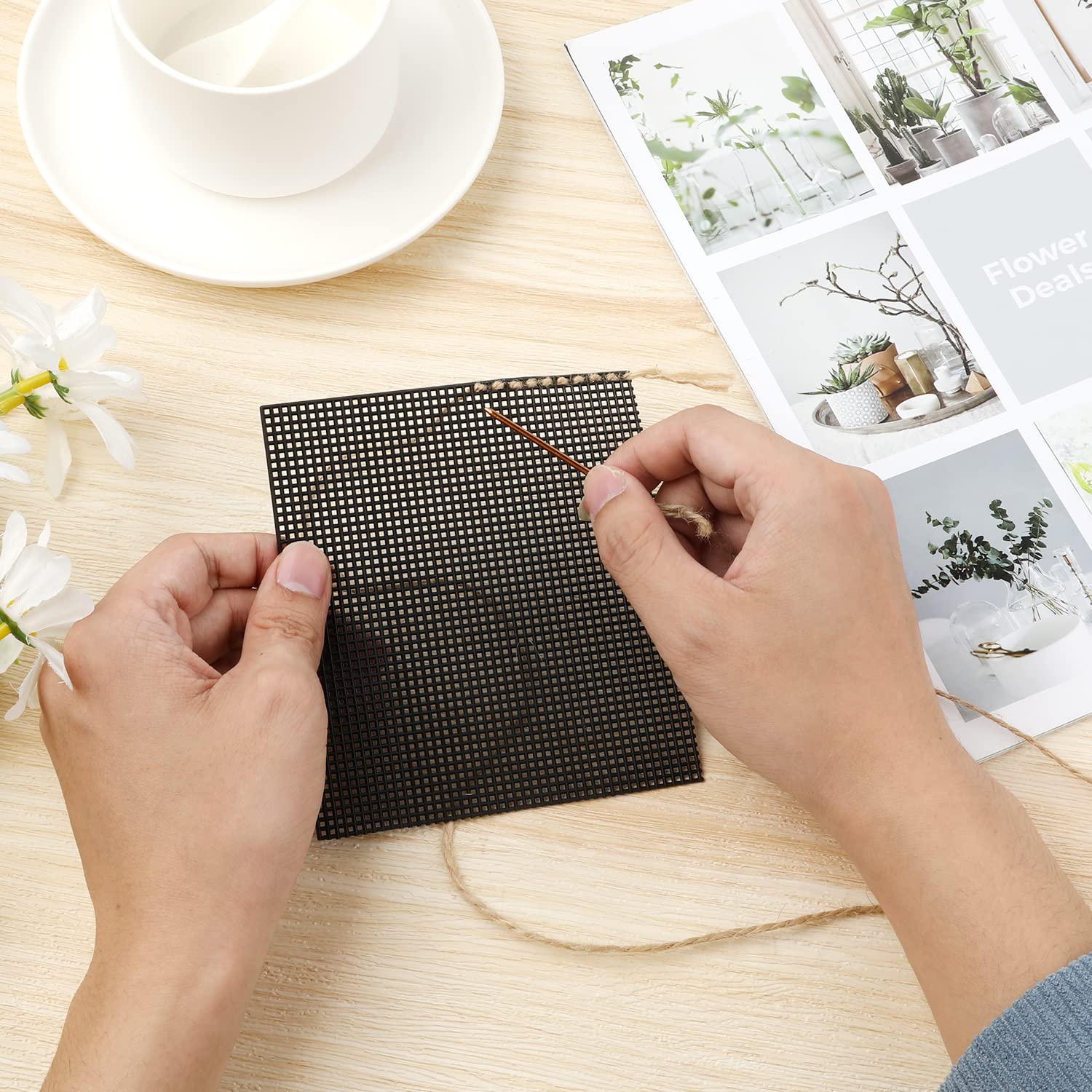 6pcs Plastic Mesh Canvas Sheets, 10 CT Plastic Eye Mesh Sheets for Embroidery Making Divider, Cross Stitch Acrylic Aida Mesh Screen for Yarn Crafts Knit DIY Crochet Projects (13x10inch, Black)
