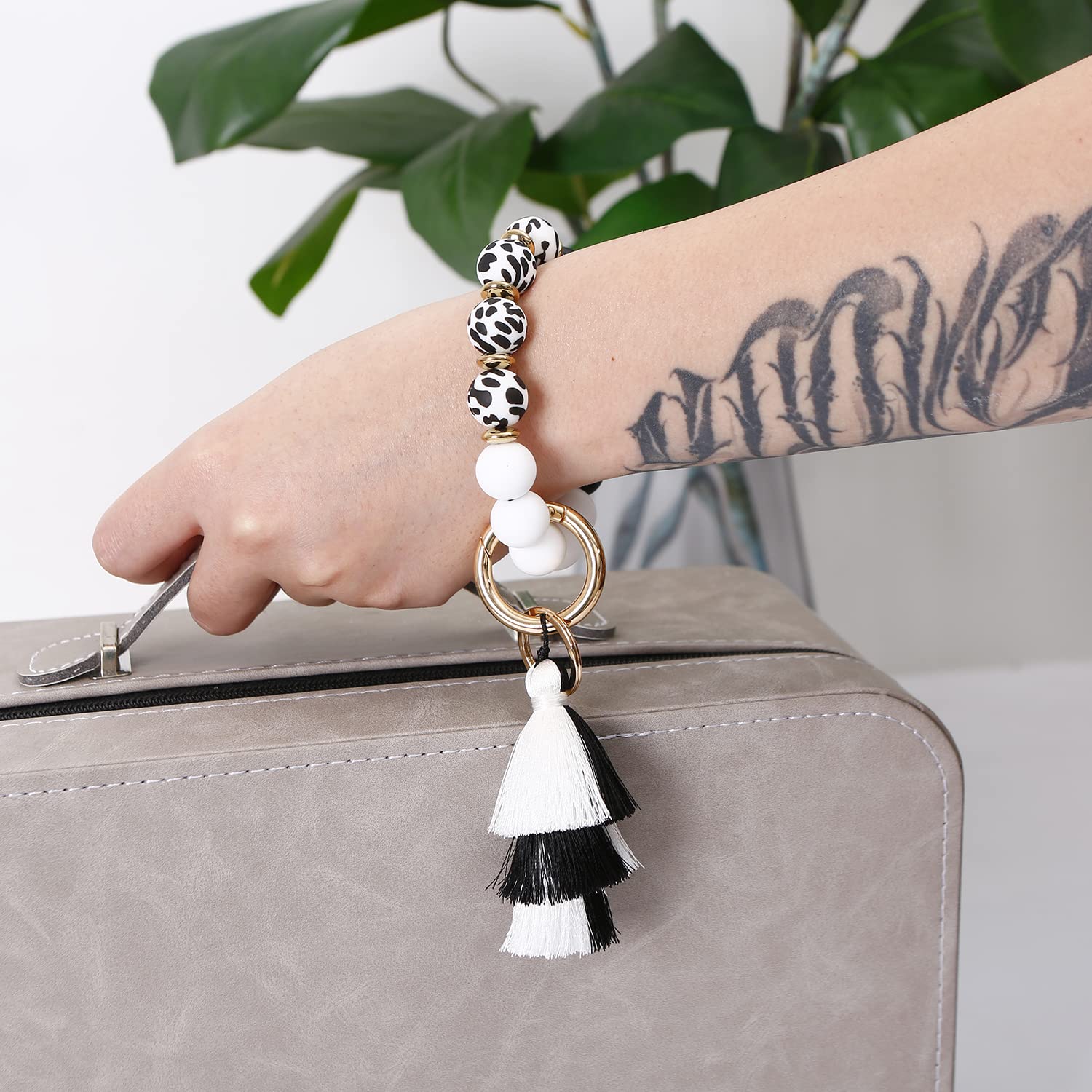 Poagoep Silicone Key Ring Bracelet Beaded keychain Wristlet Beaded Bangle Wristlet Keychain House Car Keys for Women(3cow)