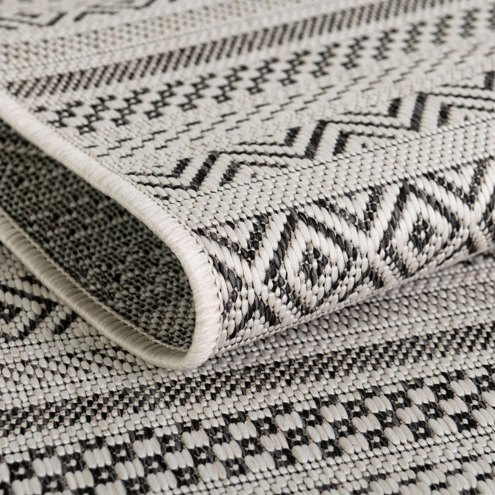 Rugs.com Outdoor Ribbon Collection Rug β 2' 7 x 12' Runner Beige Flatweave Rug Perfect for Hallways, Entryways