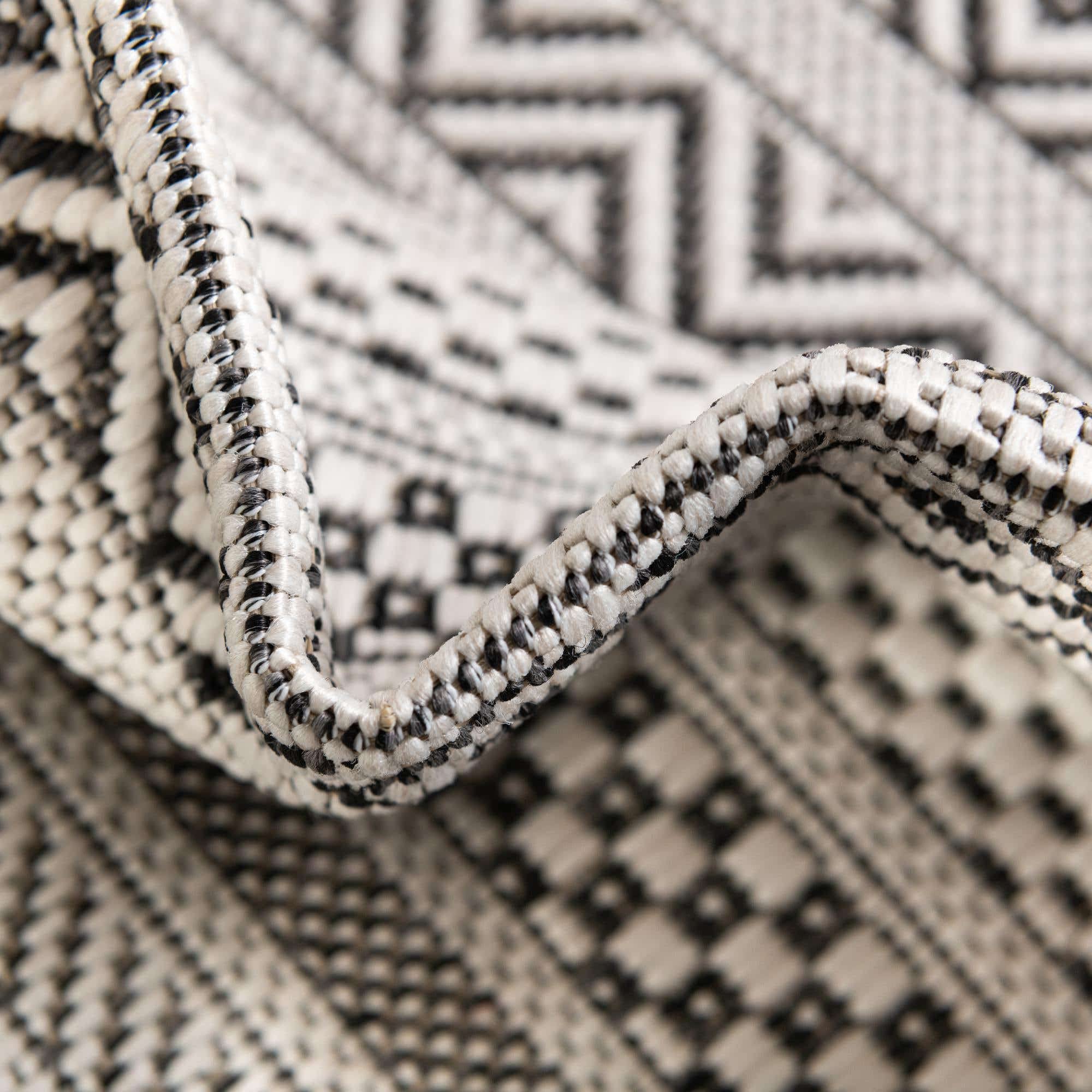 Rugs.com Outdoor Ribbon Collection Rug β 2' 7 x 12' Runner Beige Flatweave Rug Perfect for Hallways, Entryways