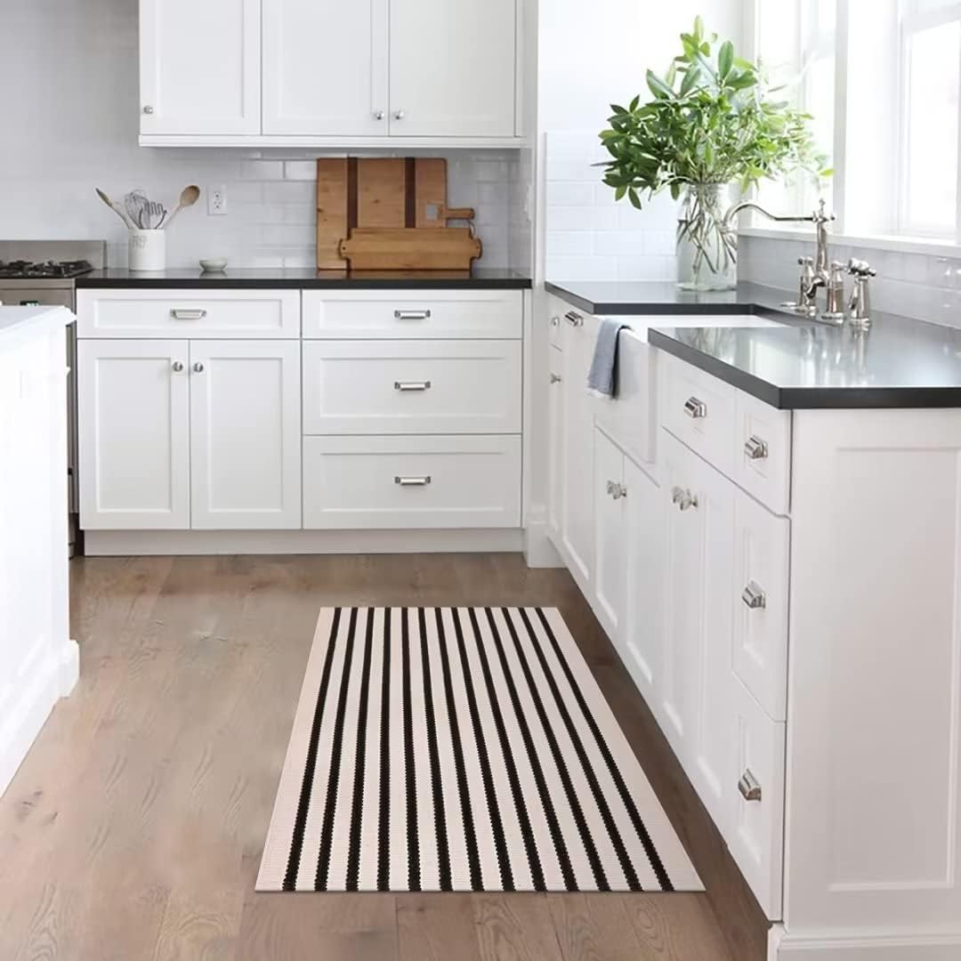 LEEVAN Washable Proch Rug Soft Entryway Rug 2.3'X3.6', Cotton Woven Bathroom Rugs Front Porch Decor Black and White Area Rug Outdoor Rug