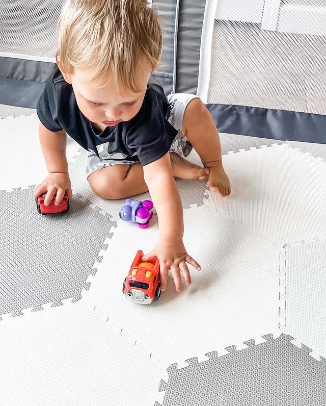 Baby Brielle Soft Non-Toxic Extra Thick Interlocking Hexagon Tile Foam for Babies and Toddlers - Exercise Mats for Crawling, Playing Grey & White Floor Mat for Nursery, Play Room - 48βx72β, 38 Pieces