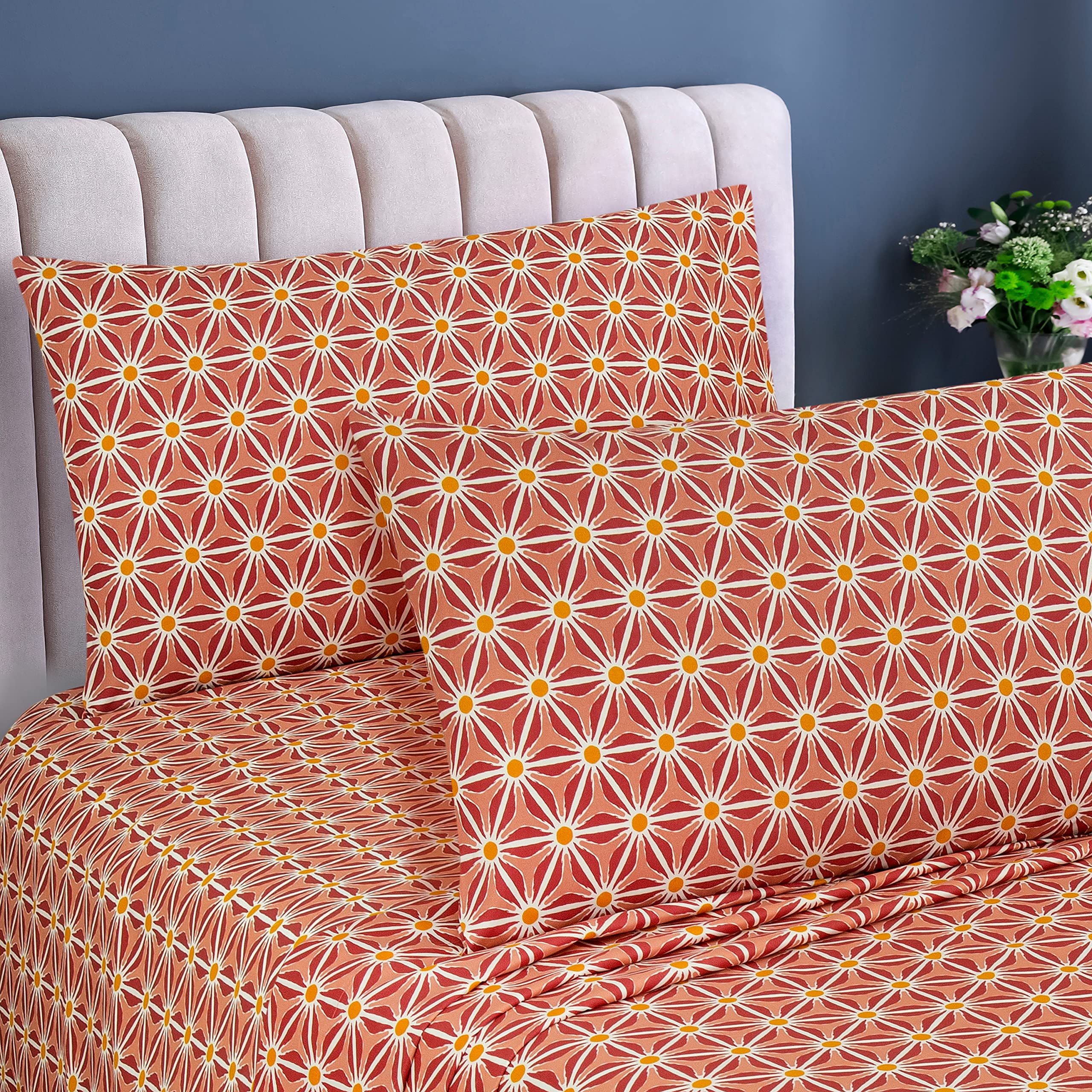 Royale Linens 300 Thread Count Printed 100% Cotton 4 Piece Full Bed Sheet Set - Sheet Set - 1 Fitted Sheet, 1 Flat Sheet, 2 Pillow case - Fade Resistant Luxury Full Size Sheet Set (Full, Printed Pink)