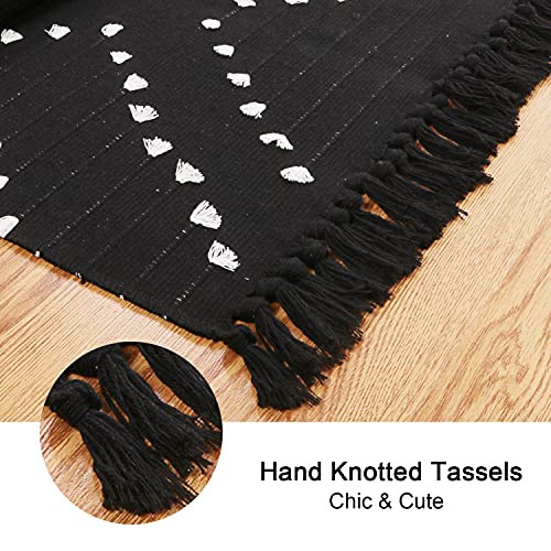 HAOCOO Boho Bathroom Runner Rug 2β X 4.3β, Black Geometric Washable Woven Cotton Diamond Area Rug, Chic Moroccan Tribal Tassel Kitchen Rug,Throw Floor Mat Carpet Decorative for Living Room Bedroom
