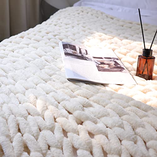 Maetoow Chenille Chunky Knit Blanket Throw （40×50 Inch）, Handmade Warm & Cozy Blanket Couch, Bed, Home Decor, Soft Breathable Fleece Banket, Christmas Thick and Giant Yarn Throws, Cream