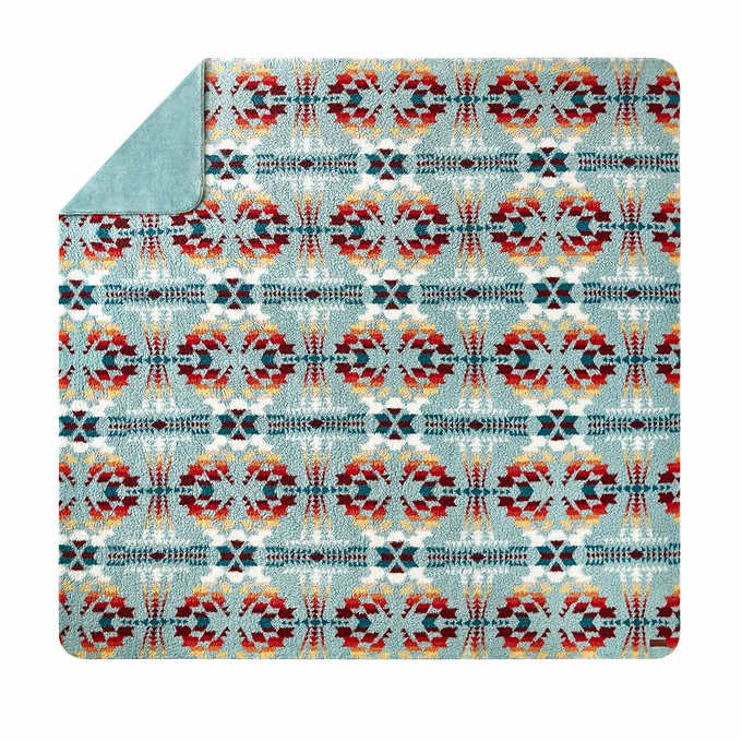 Pendleton Legend Lake Aqua Sherpa Fleece Blanket (King (U.S. Standard))
