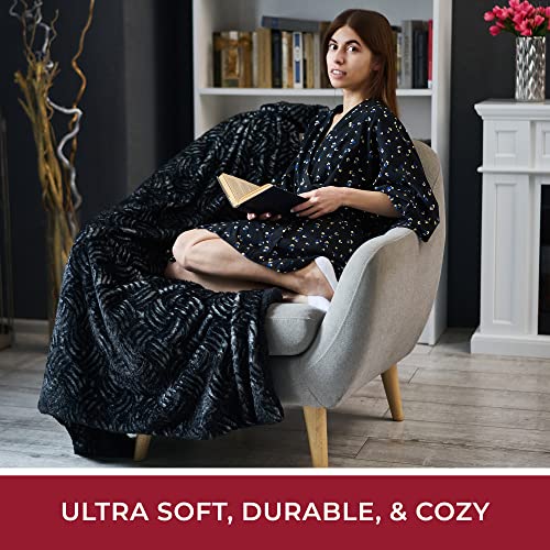 Mellanni Faux Fur Fuzzy Blankets - Soft Blankets and Throws - Shaggy Throw Plush Blanket - Dual-Sided Faux Fur & Sherpa - Shed-Resistant Couch Throw Blankets (1 Throw Blanket 60" x 80'' Black)
