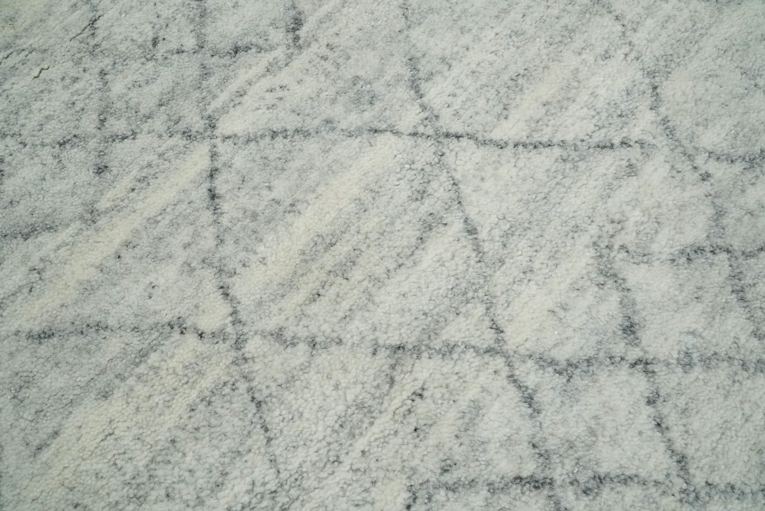 Artisan's Arc Hand Woven Silver and Gray 8x10 Trellis Moroccan Rug Made with Fine Wool | CP79810