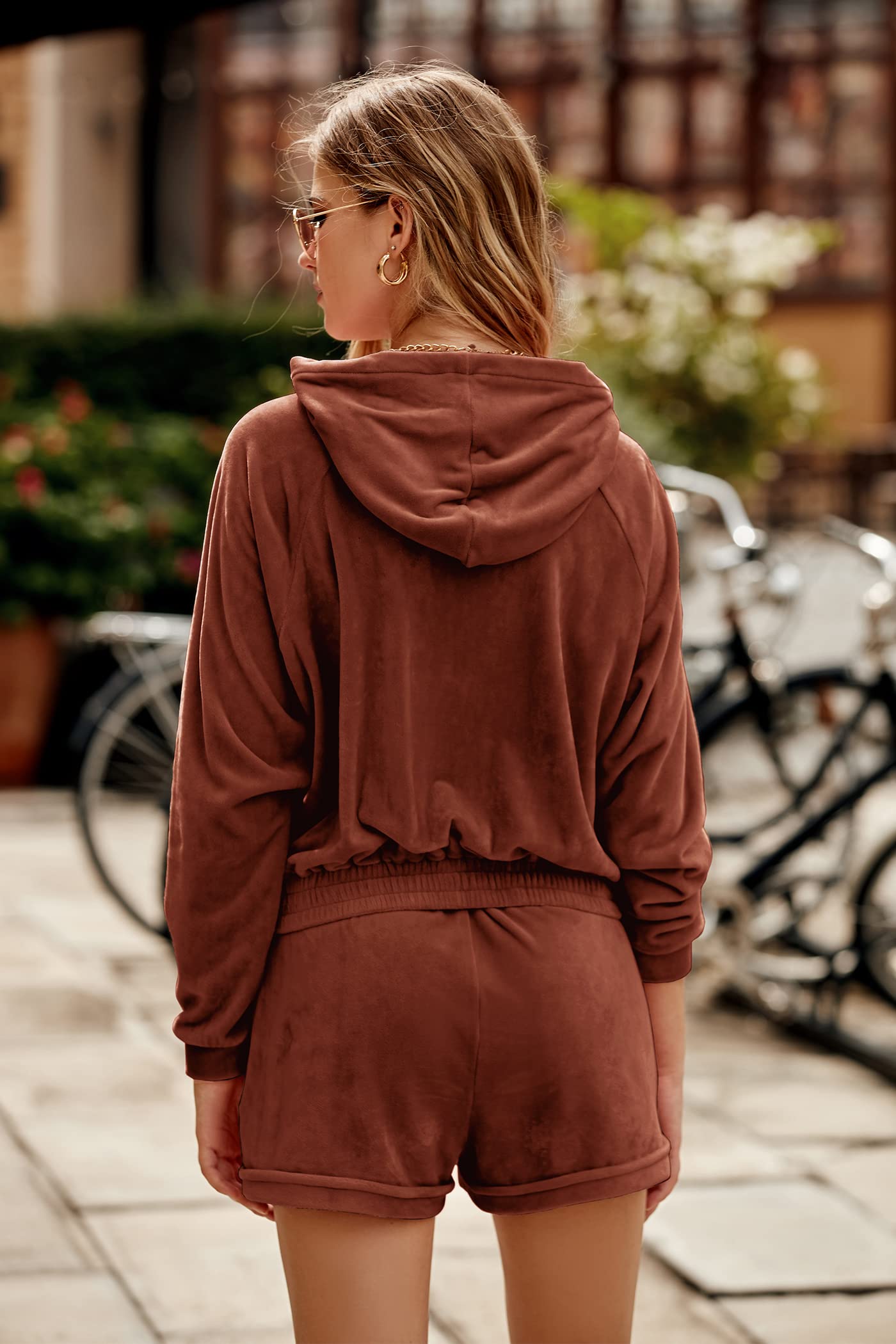 PRETTYGARDEN Women's 2 Piece Velour Tracksuit Casual Long Sleeve Zip Up Hoodie And Shorts Set Jogger Outfits (Caramel,Medium)