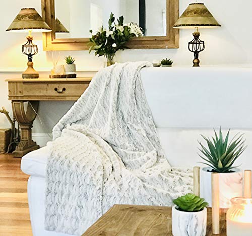 Kurrajong Farmhouse Faux Fur Throw Blanket | White and Pale Gray Soft Blanket | 55" x 70" Faux Fur Blanket Throw | White Bed Throw