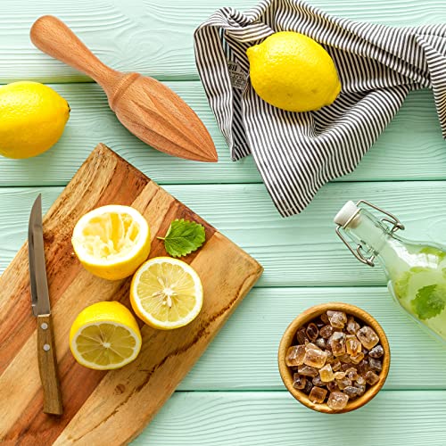 2 Pcs Wooden Citrus Reamer Lemon Hand Juicer Beech Wood Handheld Citrus Juicer Easy to Hold Kitchen Juicing Tool Manual Orange Lime Lemon Juice Reamer Extractor for Daily Home Bar Cafe Restaurant Use