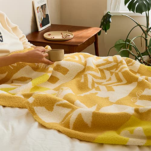 GunziStreet Blanket Throw Geometric Pattern Fuzzy Warm Fleece Microfiber for Couch Chairs Sofa Baby Home Decorative All Season (Checkered Pattern Yellow, 47ββx59ββ)