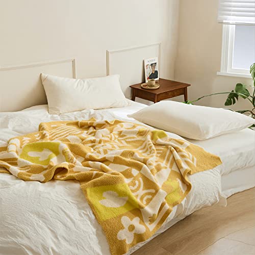 GunziStreet Blanket Throw Geometric Pattern Fuzzy Warm Fleece Microfiber for Couch Chairs Sofa Baby Home Decorative All Season (Checkered Pattern Yellow, 47ββx59ββ)