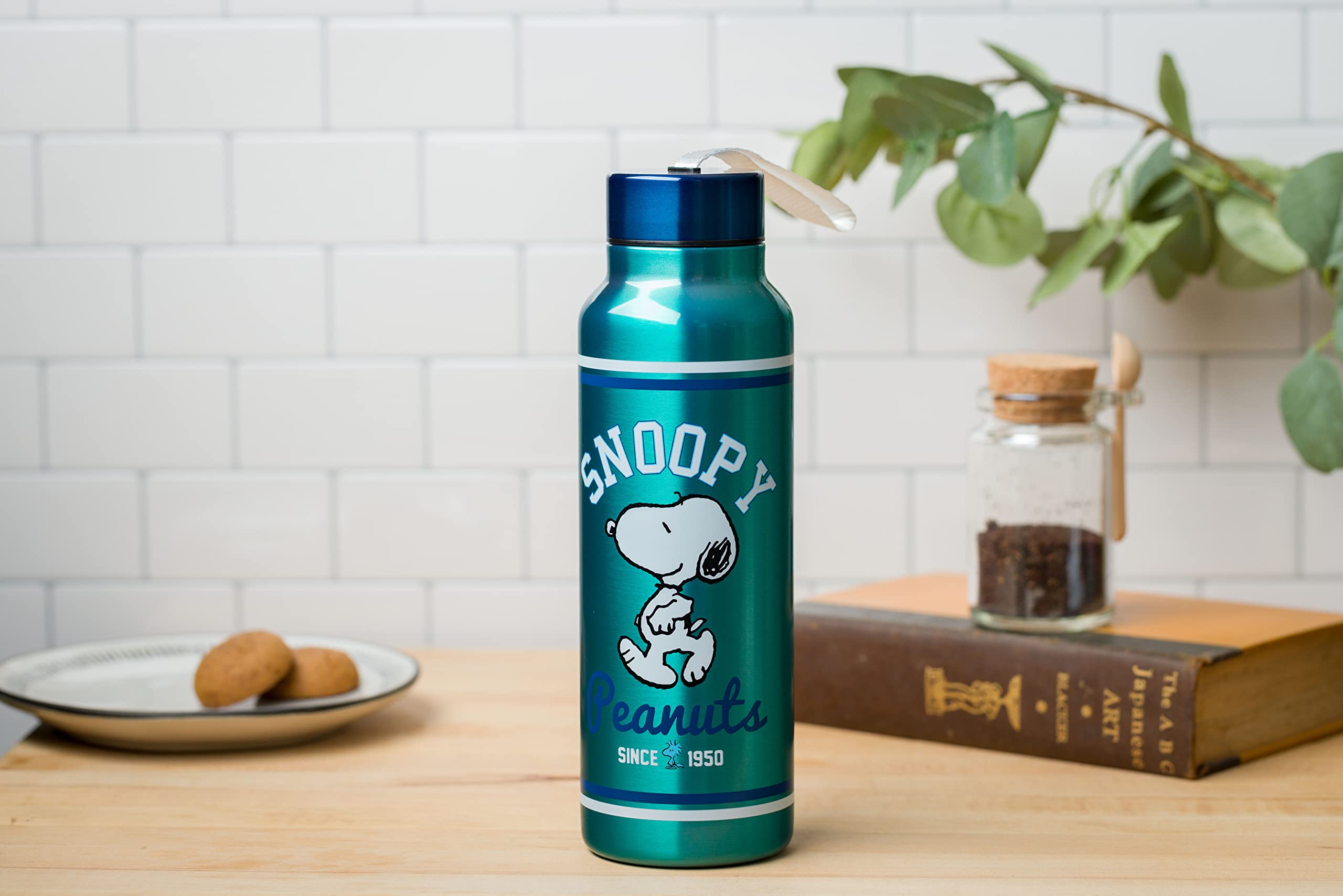 Silver Buffalo Peanuts Snoopy Collegiate Stainless Steel Water Bottle with Strap, 27 Ounces