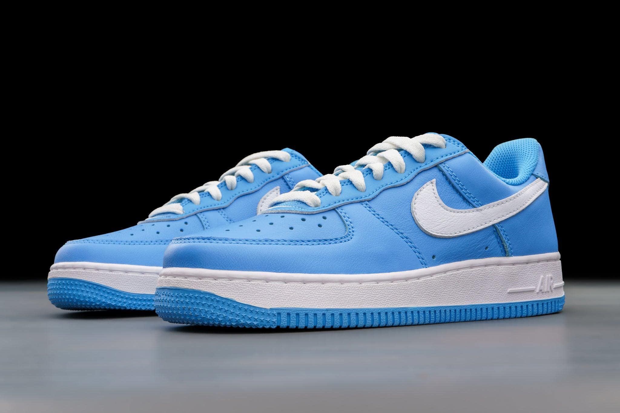 NIKE Men's Retro Basketball Shoes, University Blue White Metallic, 9.5 AU