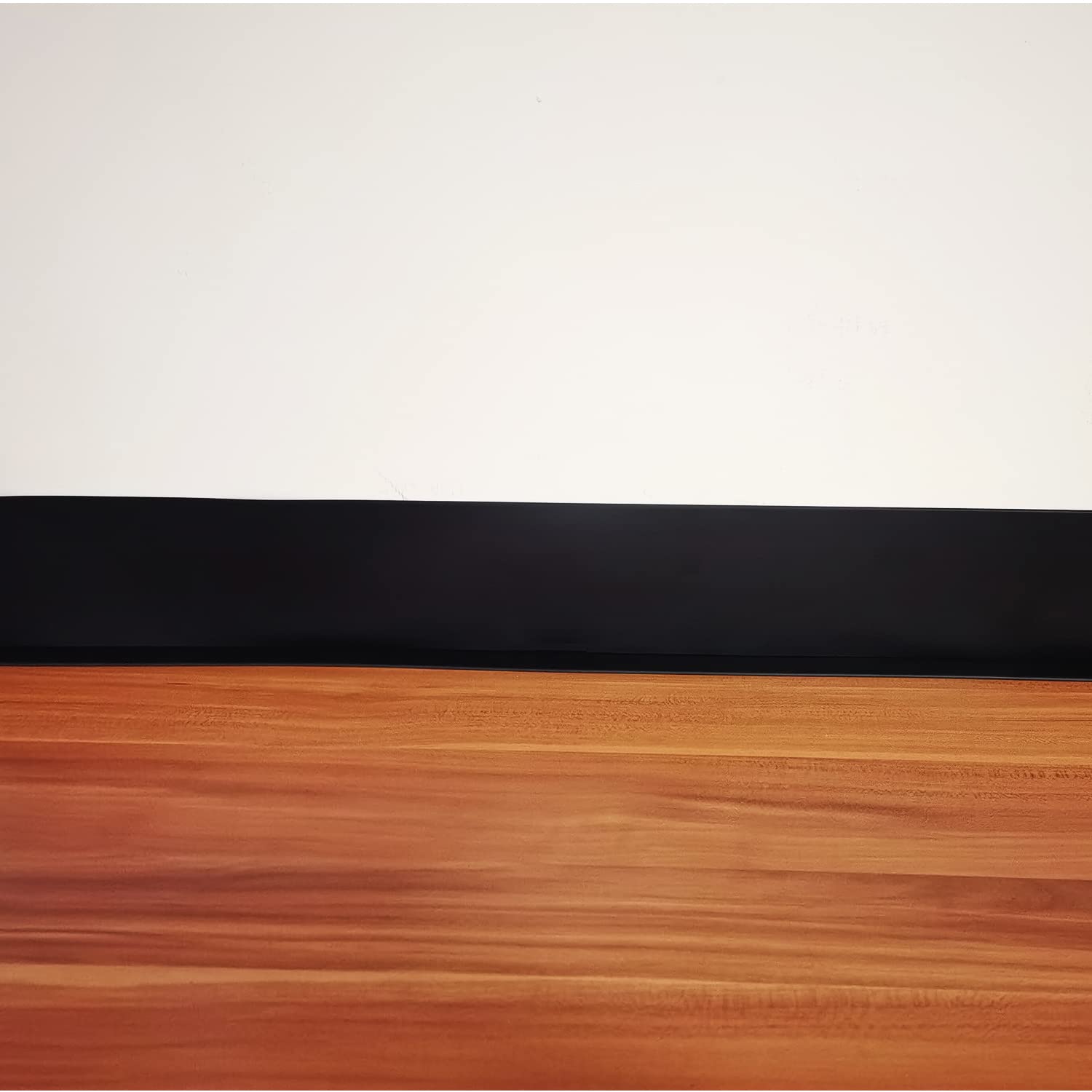 DAILISEN Vinyl Flexible Wall Base Baseboard Molding Trim,Floor Molding,19.68ft L × 3.94in W,Crease Design for Easy Installation. Cover The Crevices to Avoid Trapping Dust.Grey