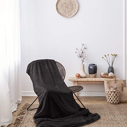 Kingole Flannel Fleece Microfiber Throw Blanket, Luxury Black Queen Size Light Weight Cozy Couch Bed Super Soft and Warm Plush Solid Color 250GSM (90 x 90 inches)