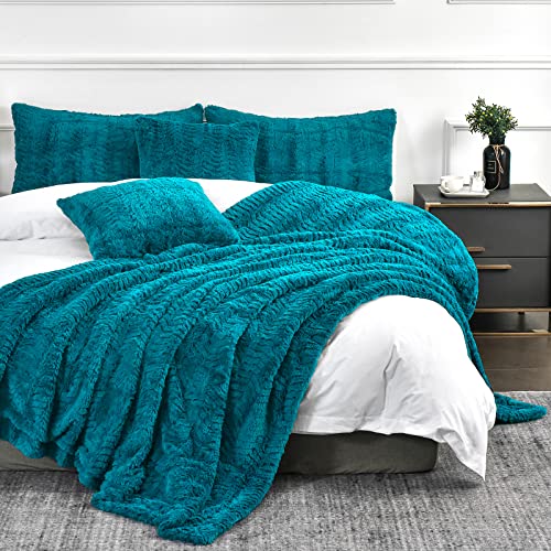 YUSOKI Luxury Faux Fur Throw Pillow Covers-18 x18,Set of 2-Decorative Fuzzy Fluffy Cozy Pillow Cases for Sofa Couch Bedroom Without Insert(Teal/Turquoise,18"x18")