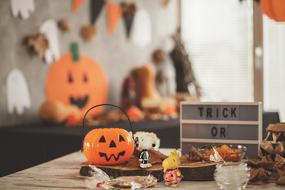 Enesco Peanuts by Jim Shore Halloween Collection Snoopy Dressed as a Skeleton Miniature Figurine- Resin Hand Crafted Painted Collectible Peanuts Snoopy Mini Figurines Home Decor Statue, 3.25 Inch