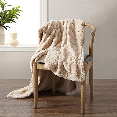 Stassie Faux Fur Throw Blanket β Soft and Elegant Blanket for Couch and Bed - 380 GSM β Cozy & Warm - Luxurious Carved Design (Wheat)