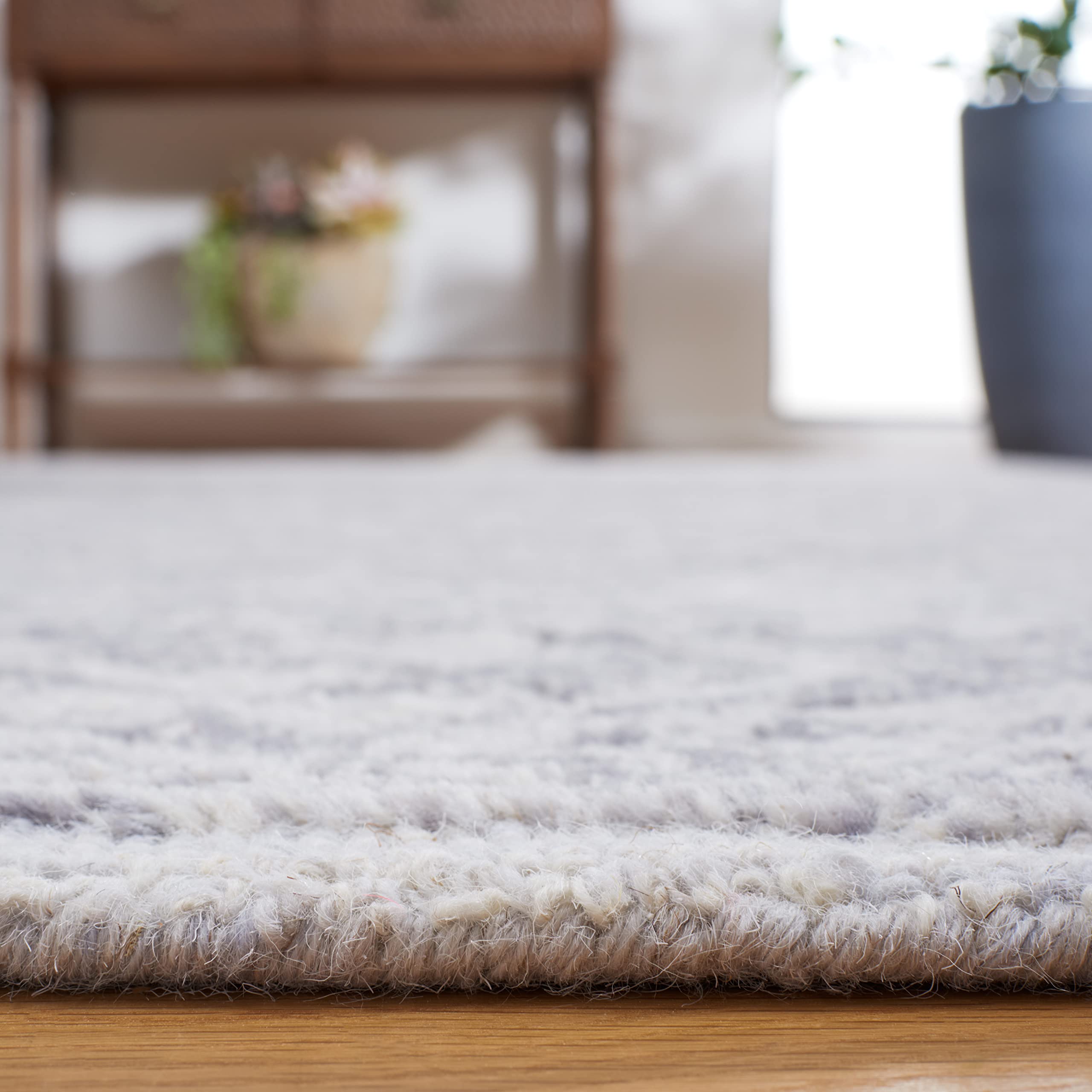 SAFAVIEH Marquee Collection Area Rug - 8' x 10', Grey, Handmade Wool, Ideal for High Traffic Areas in Living Room, Bedroom (MRQ201N)