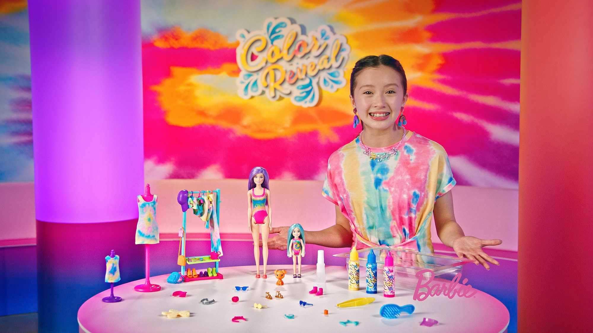 Barbie Color Reveal Toy Set, Tie-Dye Fashion Maker with Barbie & Chelsea Dolls & Accesssories, 50 Surprises Including Pets
