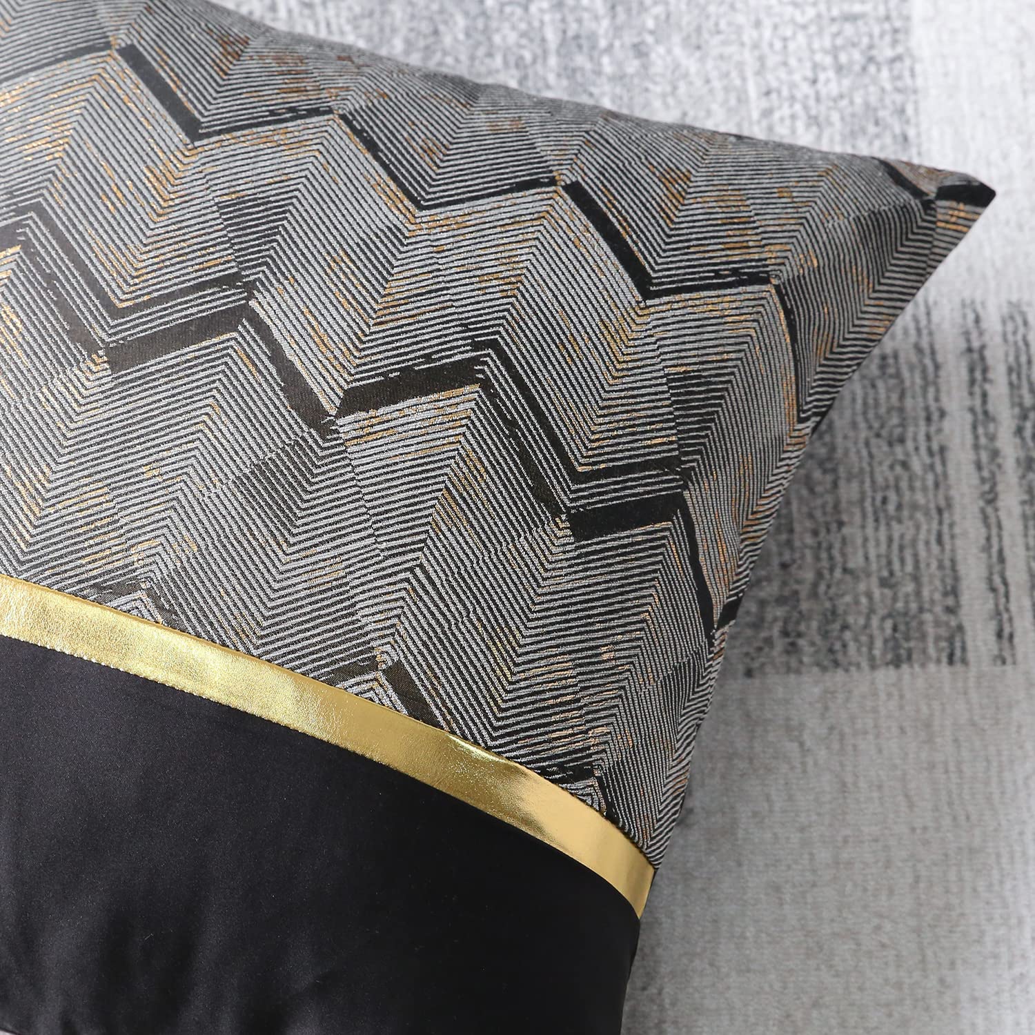 OTOSTAR Set of 2 Throw Pillow Covers for Bed Couch Sofa Car Decor Luxury Modern Minimalist Gold Leather Stitching Wavy Stripes Square Pillowcase Cushion Cover Black, 16x16 Inch