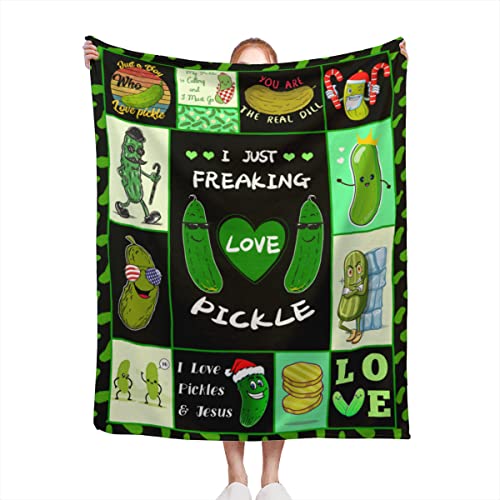HUGLAZY Cute Pickle Throw Blanket, Plush Sherpa Fleece Novelty Food Blanket Throws for Couch Bed Sofa Travel, 54x70 Funny Blankets for Adults Size Birthday for Girls