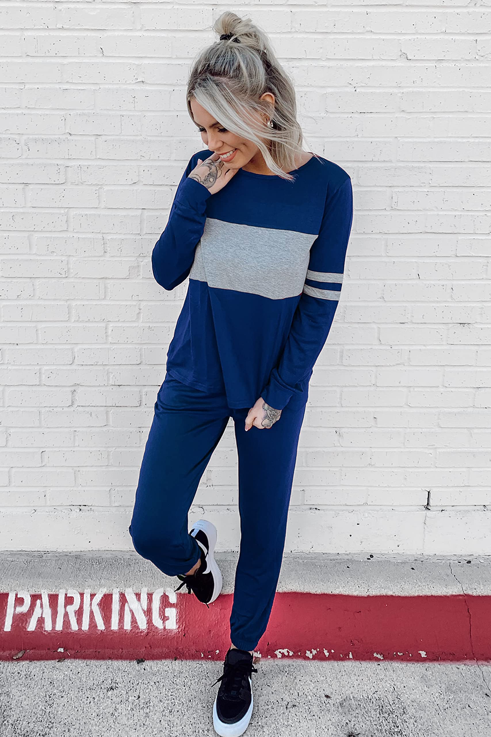 PRETTYGARDEN Women's Color Block 2 Piece Tracksuit Crewneck Long Sleeve Tops Long Sweatpants Outfits Lounge Sets(Bright Blue,Medium)