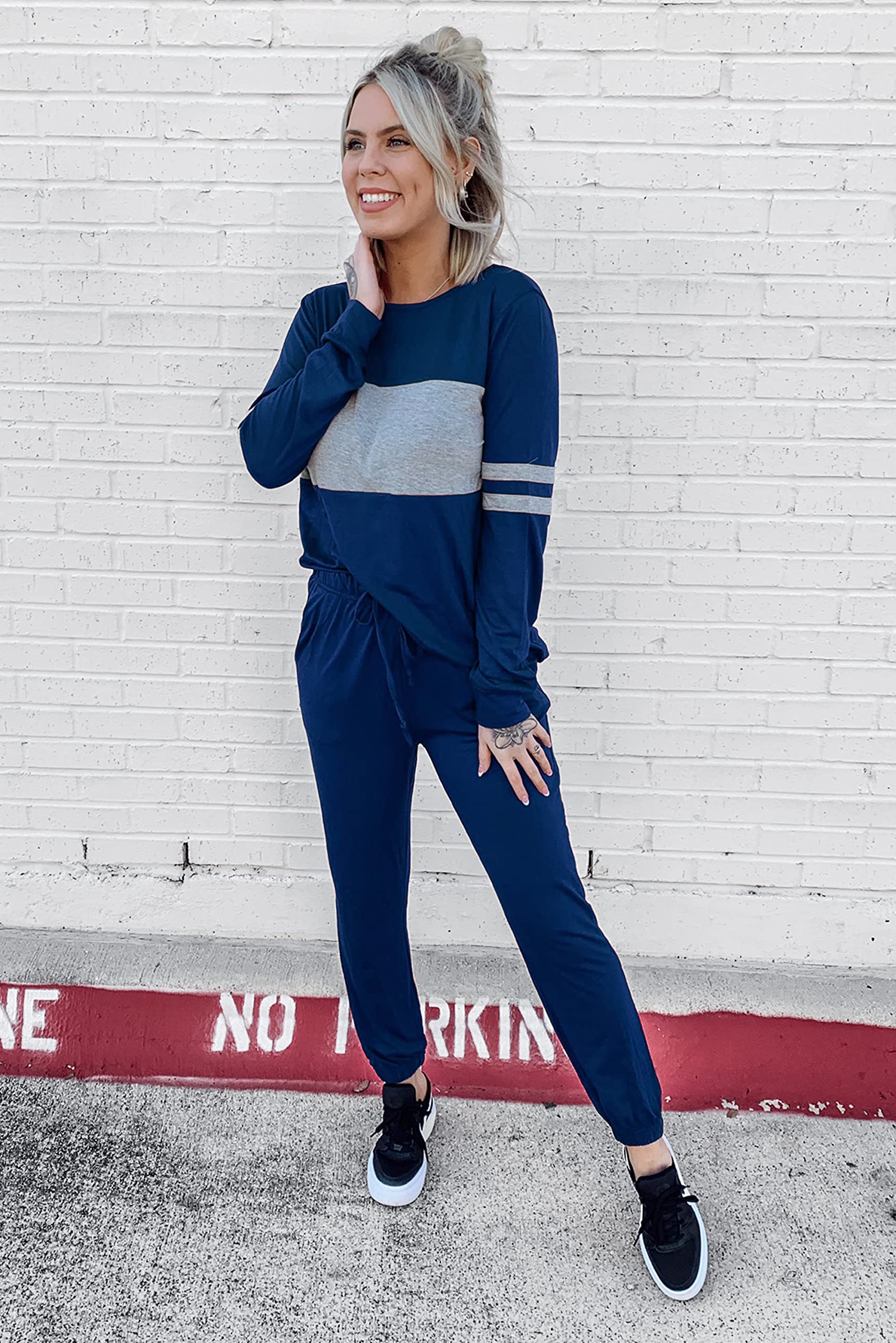 PRETTYGARDEN Women's Color Block 2 Piece Tracksuit Crewneck Long Sleeve Tops Long Sweatpants Outfits Lounge Sets(Bright Blue,Medium)