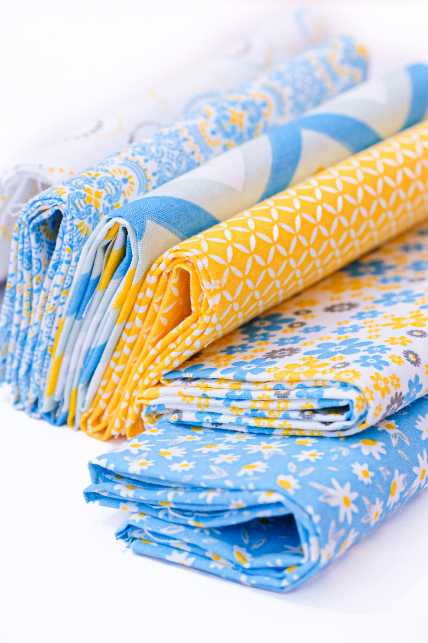Quilbrics Precut Quilting Fabrics Cotton 7 Pieces Squares Quilt Layer with Designs and Strips for Quilters Size 18 x 22 Inches | 100% Cotton Fabric with Less Shrinkage High Density
