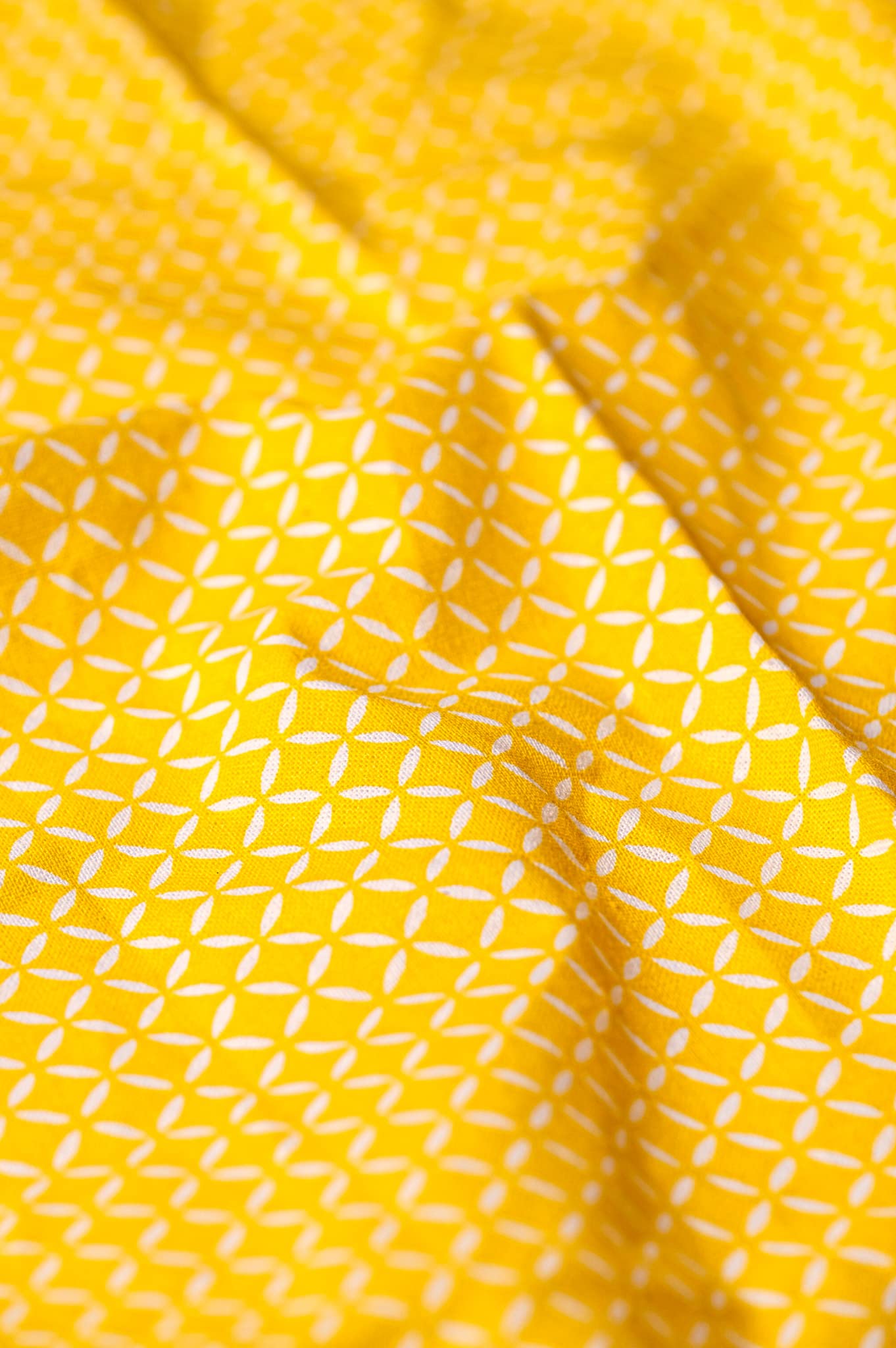 Quilbrics Precut Quilting Fabrics Cotton 7 Pieces Squares Quilt Layer with Designs and Strips for Quilters Size 18 x 22 Inches | 100% Cotton Fabric with Less Shrinkage High Density