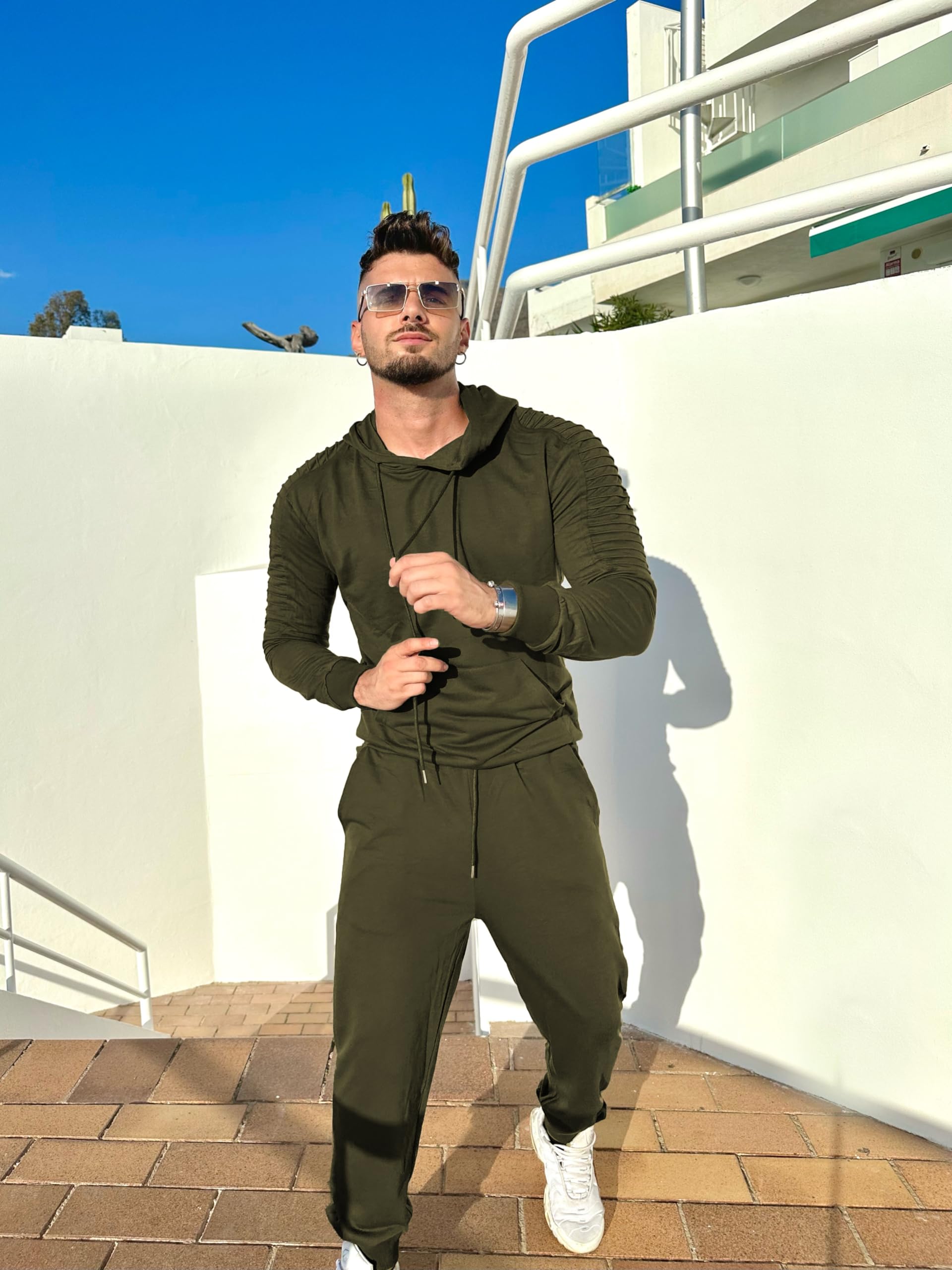 COOFANDY Men Outfits 2 Piece Fashion Tracksuit Lightweight Sweatsuit Sets Slim Fit Jogging Athletic Suits