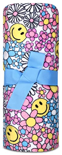 iscream Silky Soft Plush 56" x 60" Bold Print Fleece Throw Blanket - Daisy Smiles