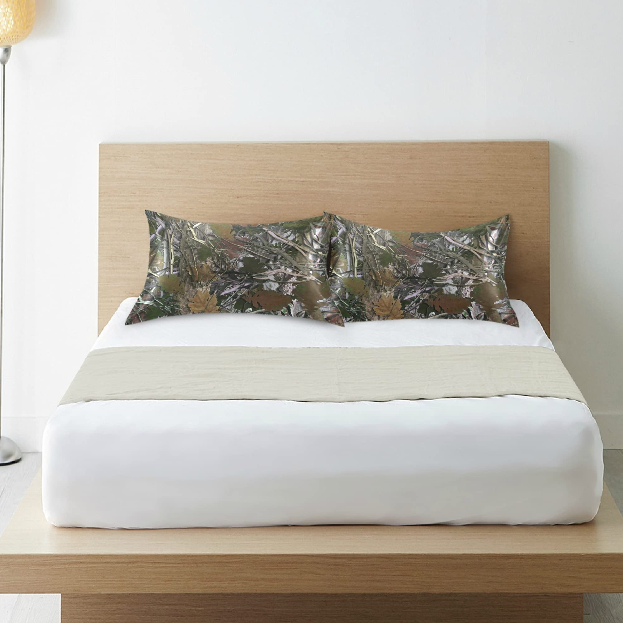Dalzium Camo Satin Pillowcase for Hair and Skin, Real Tree Camouflage Pattern Silk Pillow Case with Envelope Closure, Standard Size 20x26 inches, 1 PC