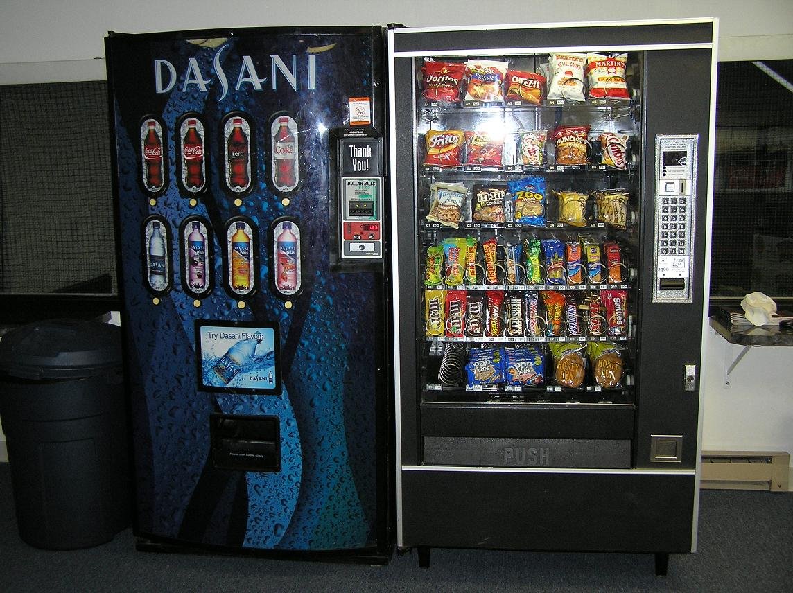 (4) Royal VENDORS SODA Vending Machine POWERADE Variety 20oz Bottle Vend Labels /!