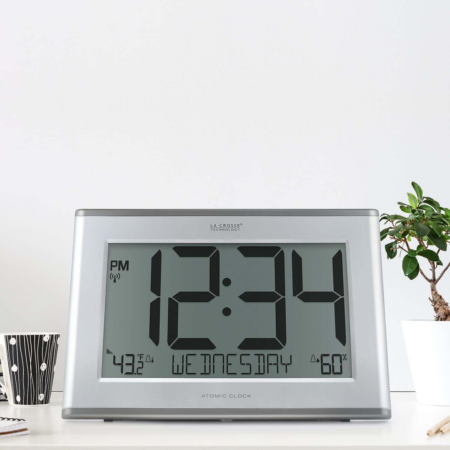 La Crosse Technology Jumbo Wall Clock (513-63867-INT)