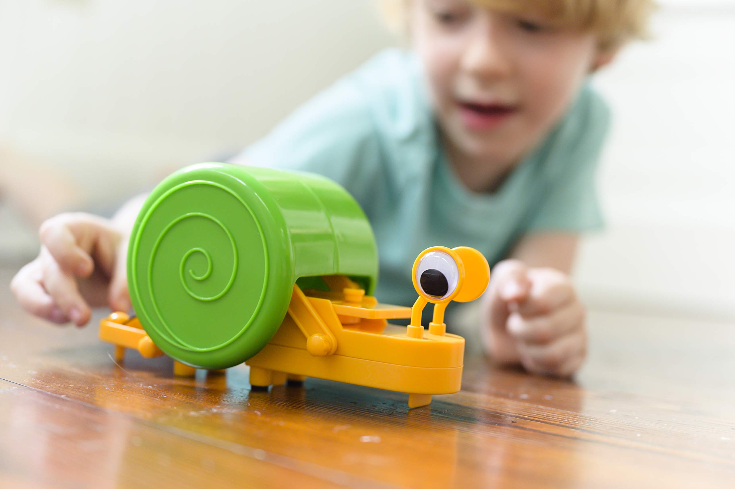 Toysmith 4M Snail Robot from KidzRobotics, A Fascinating Way to Learn About Mechanical Science! Build Your Very Own Pet Snail and Watch it Glide, Ages 8