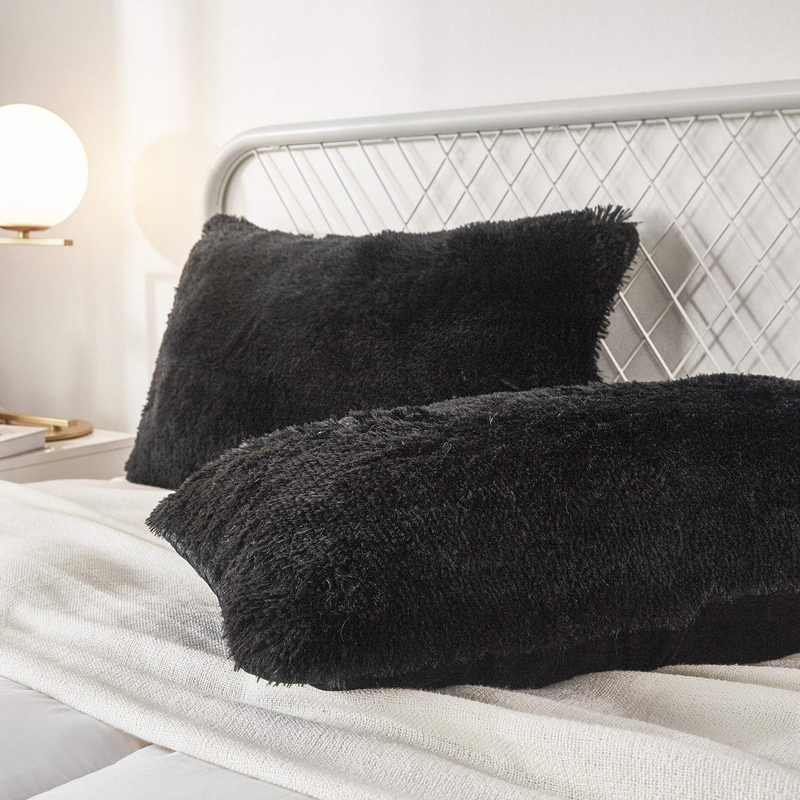 Uhamho Set of 2 Faux Fur Throw Pillow Covers Soft Velvet Decorative Pillowcases Zipper Closure (Black, 20"x26")