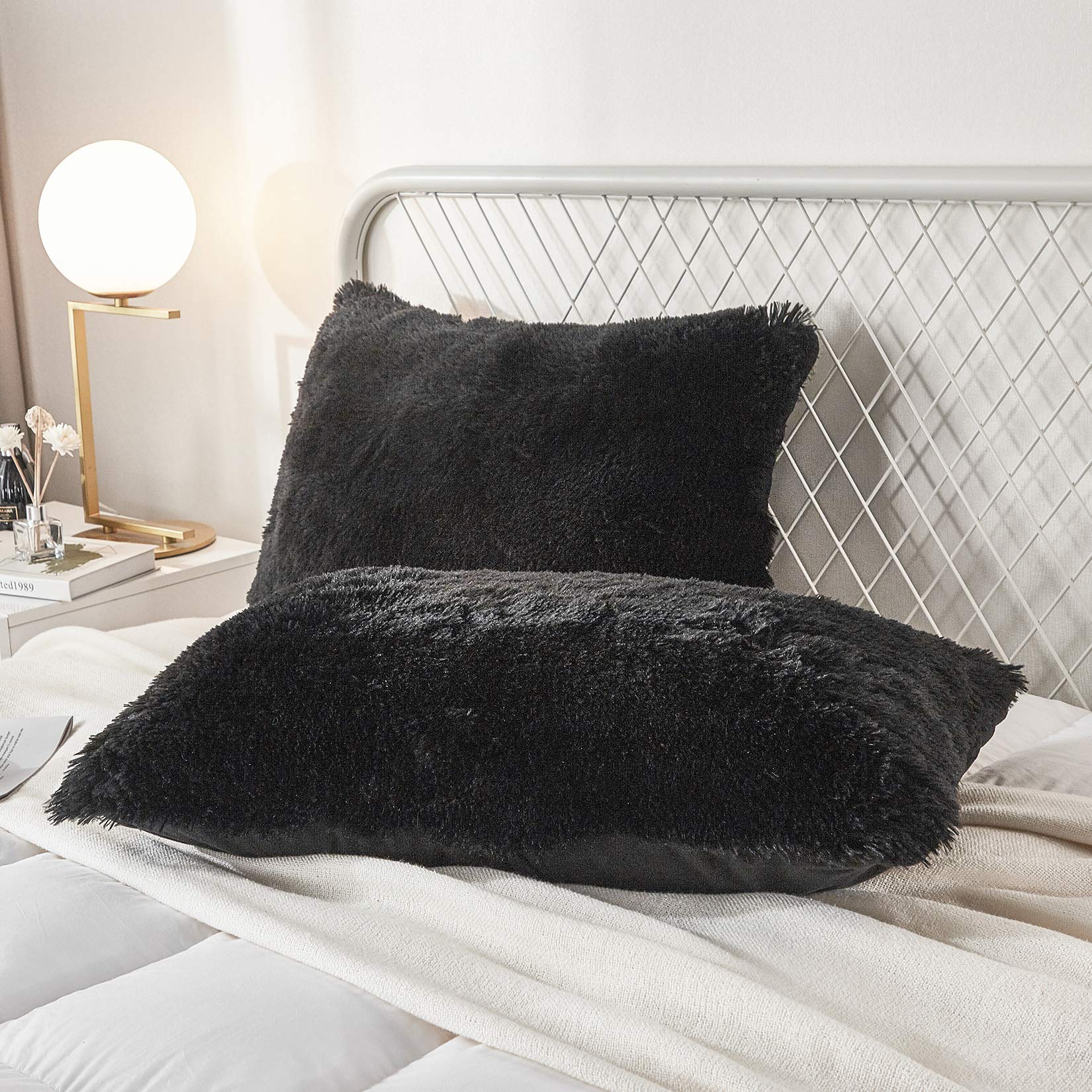 Uhamho Set of 2 Faux Fur Throw Pillow Covers Soft Velvet Decorative Pillowcases Zipper Closure (Black, 20"x26")