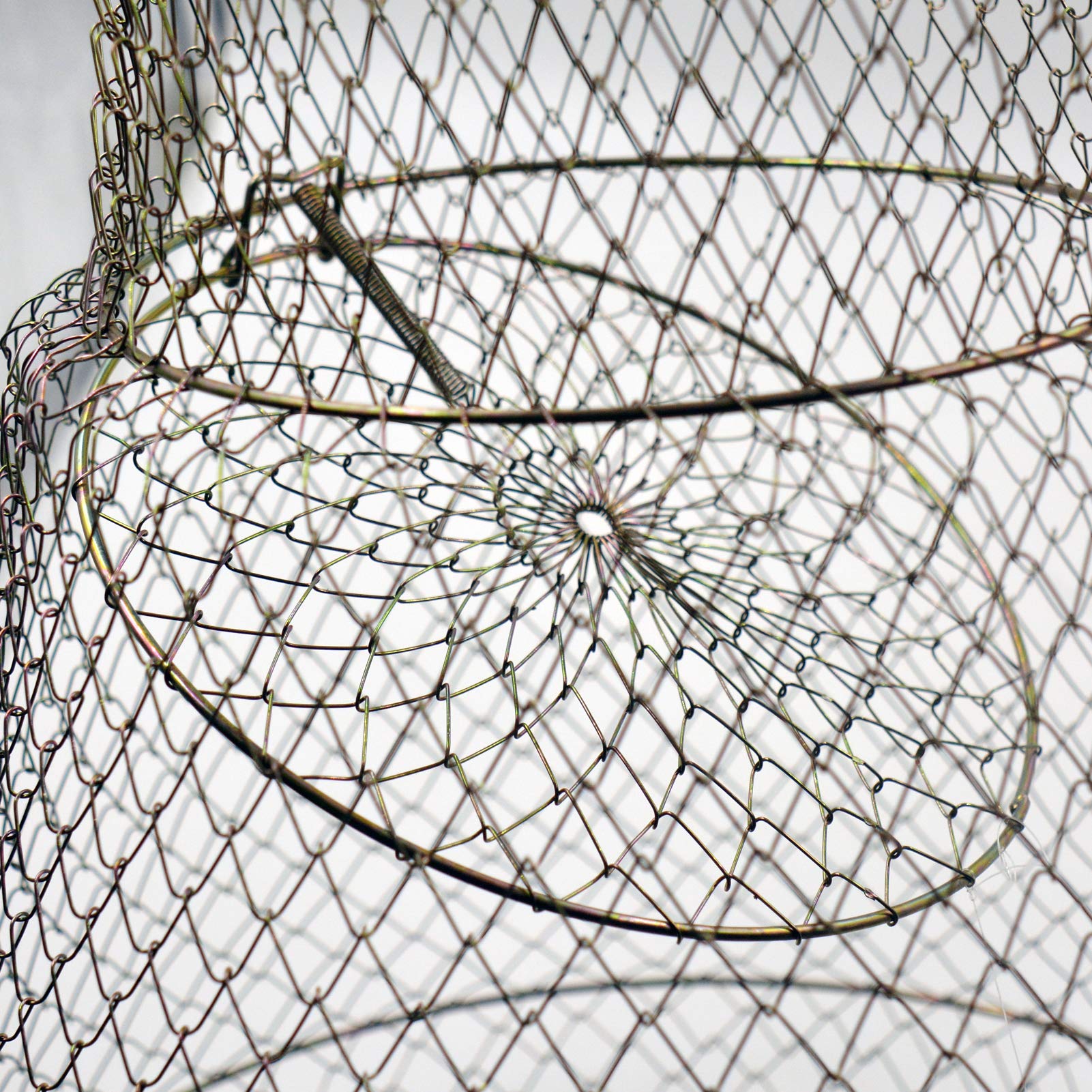 OperSeven Metal Rustproof Fish Basket, Collapsible Fshing Net Cage Fish Baskets for Live Fish Robust and Easy to Use